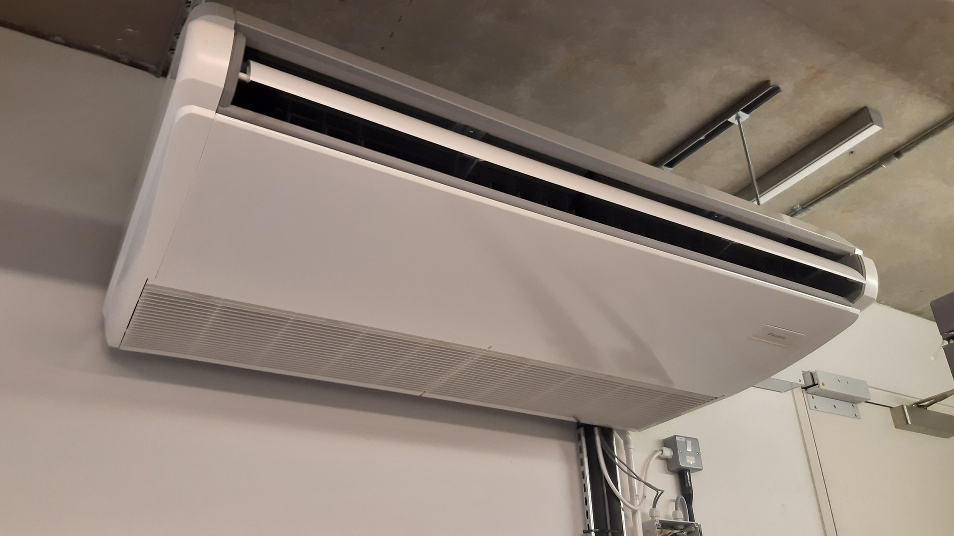 Breakdown Callout & Repair | Barrier AC